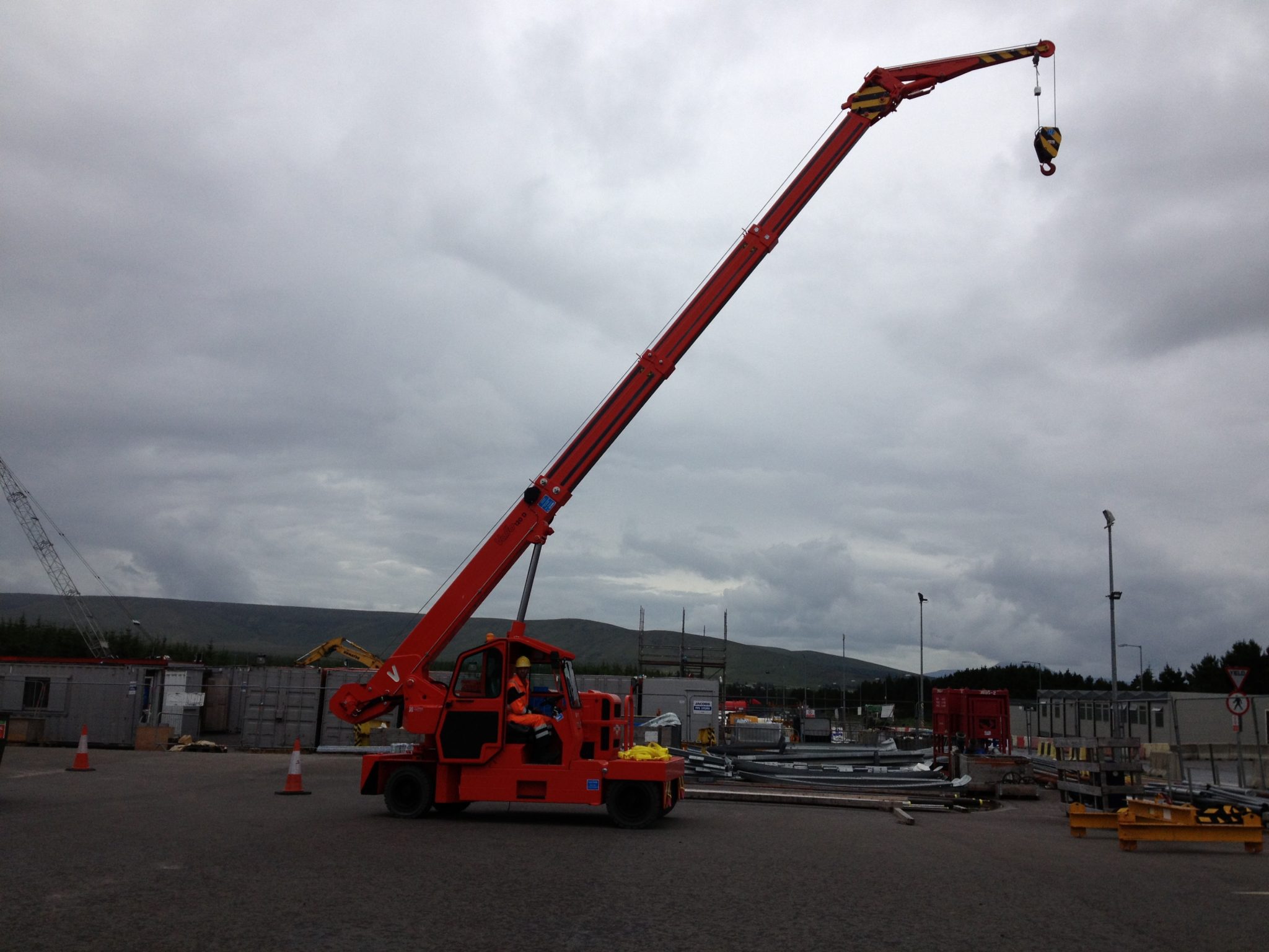 Valla Pick and Carry Crane for Shell Gas Application | Lift and Hoist ...