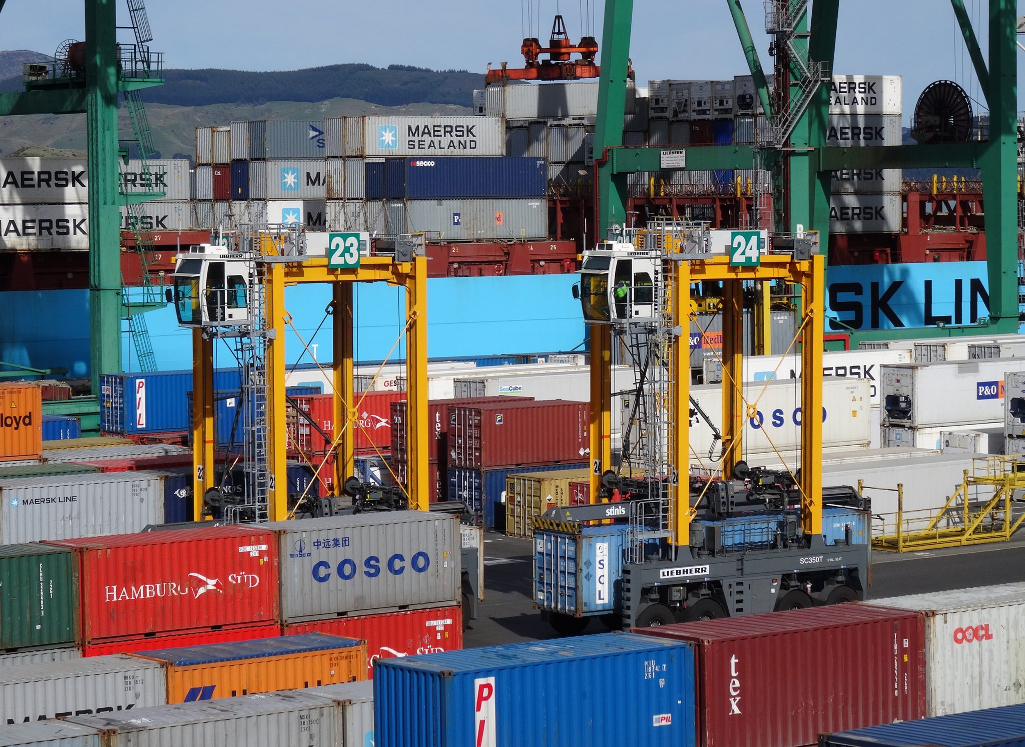 Liebherr Container Cranes to Deliver Seven Straddle Carriers to ECT ...