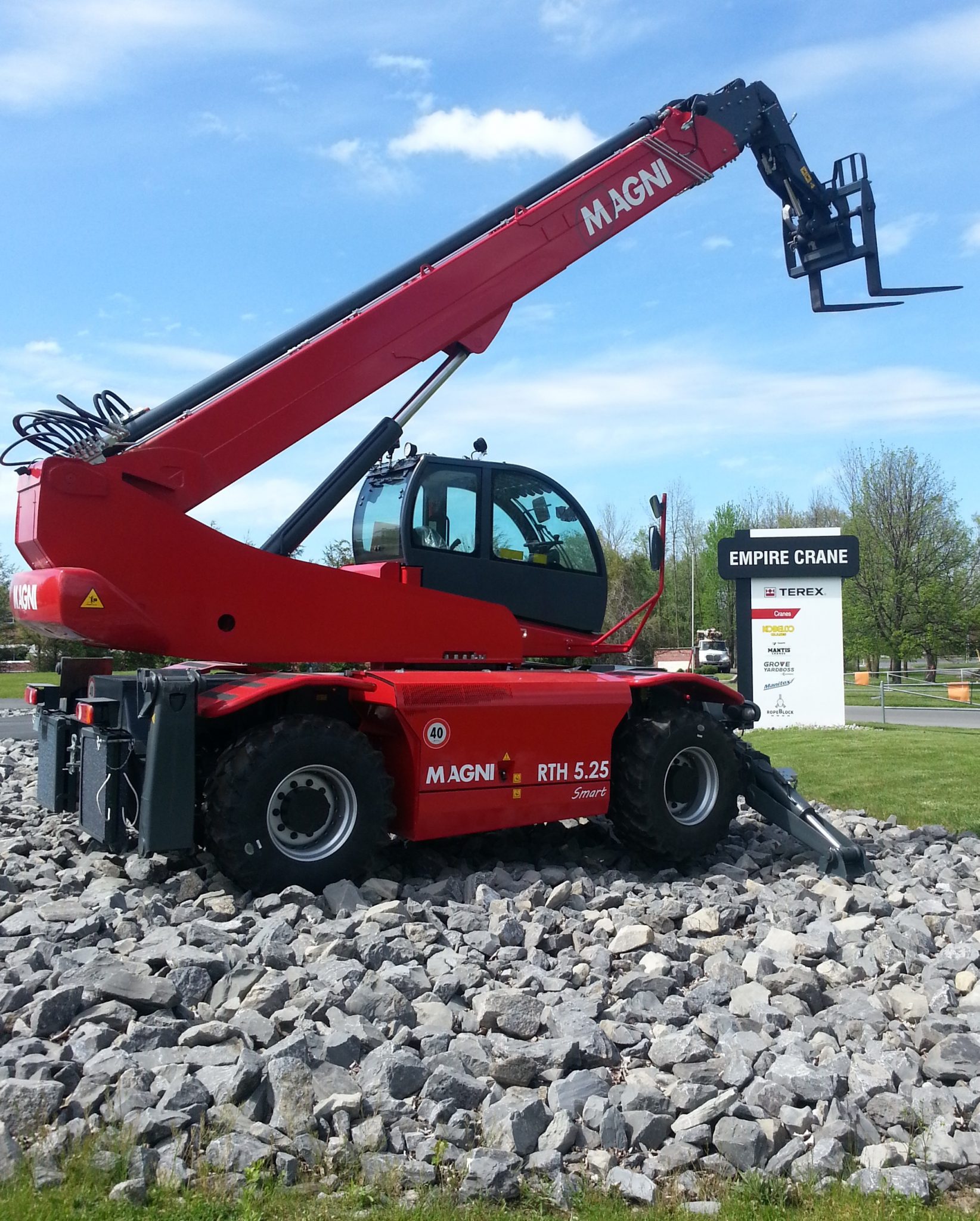 Empire Crane Adds Magni Telehandlers to its Offerings - Industry News ...