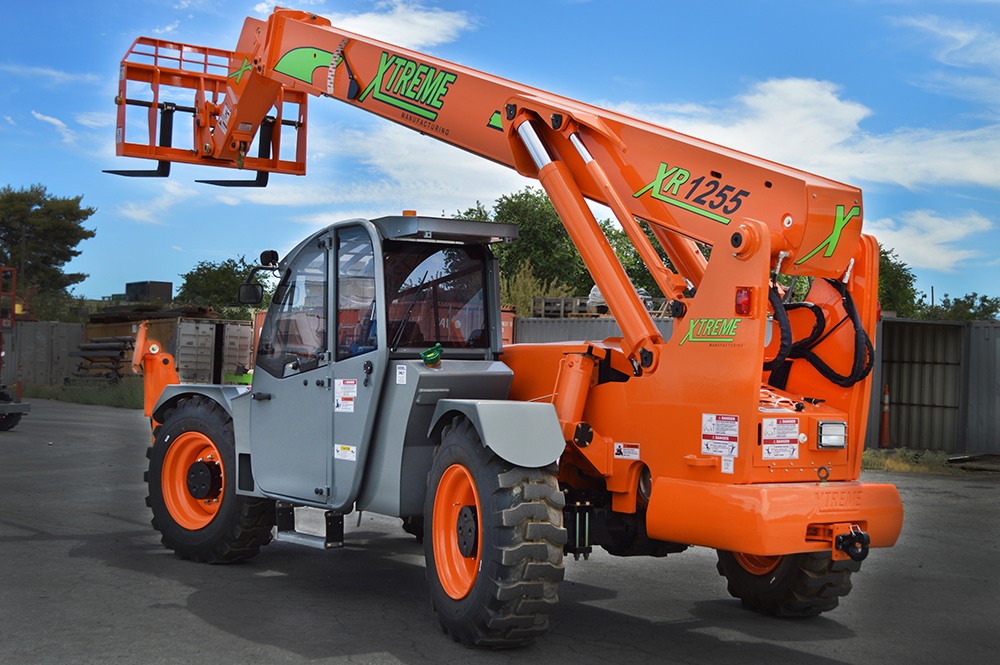 Xtreme Manufacturing & Snorkel at ICUUE | Lift and Hoist International ...