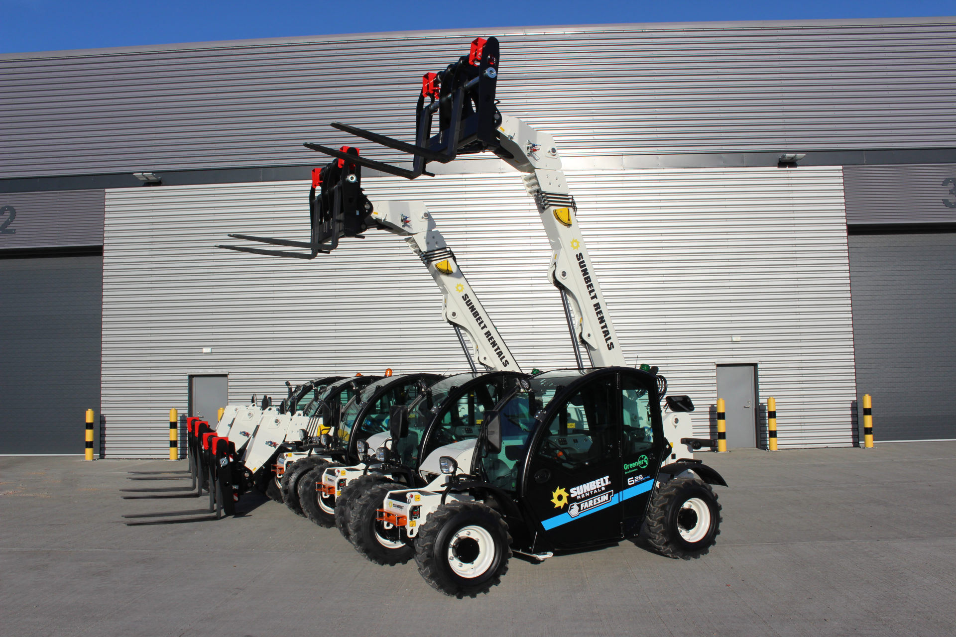Sunbelt Rentals go green with Faresin electric telehandler | Lift and ...