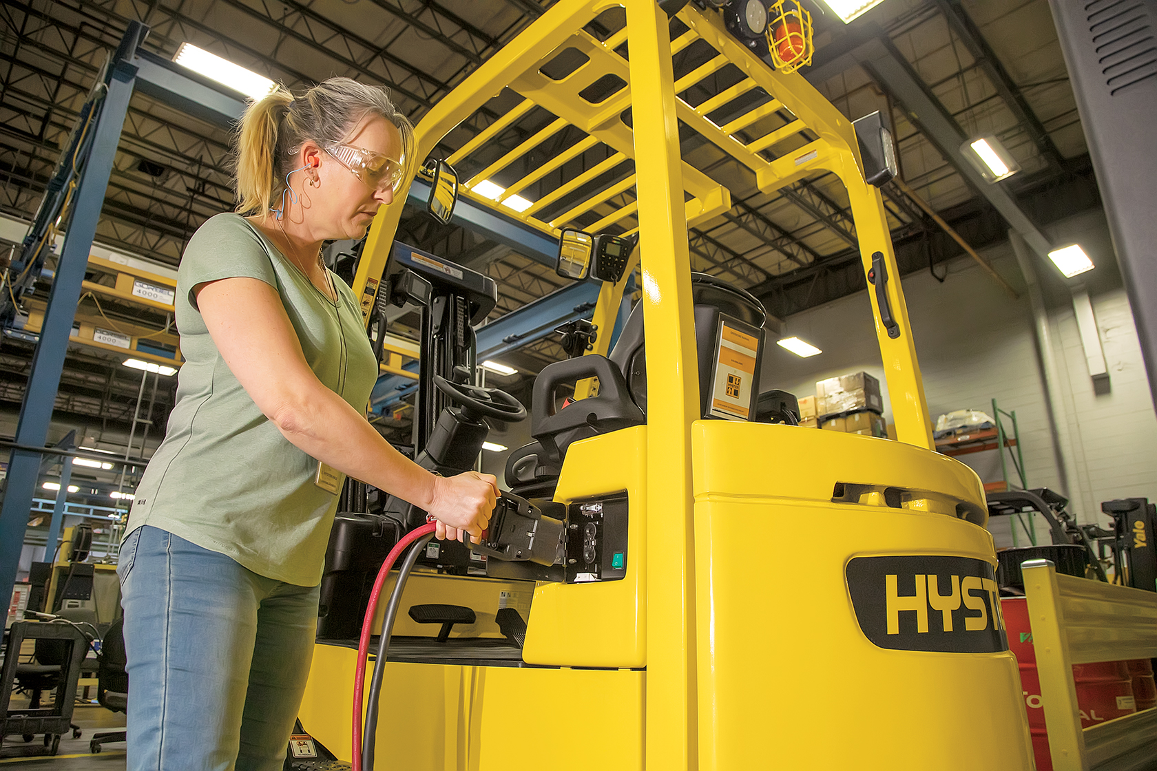Hyster’s cushion tyre lift truck designed around lithium-ion power ...