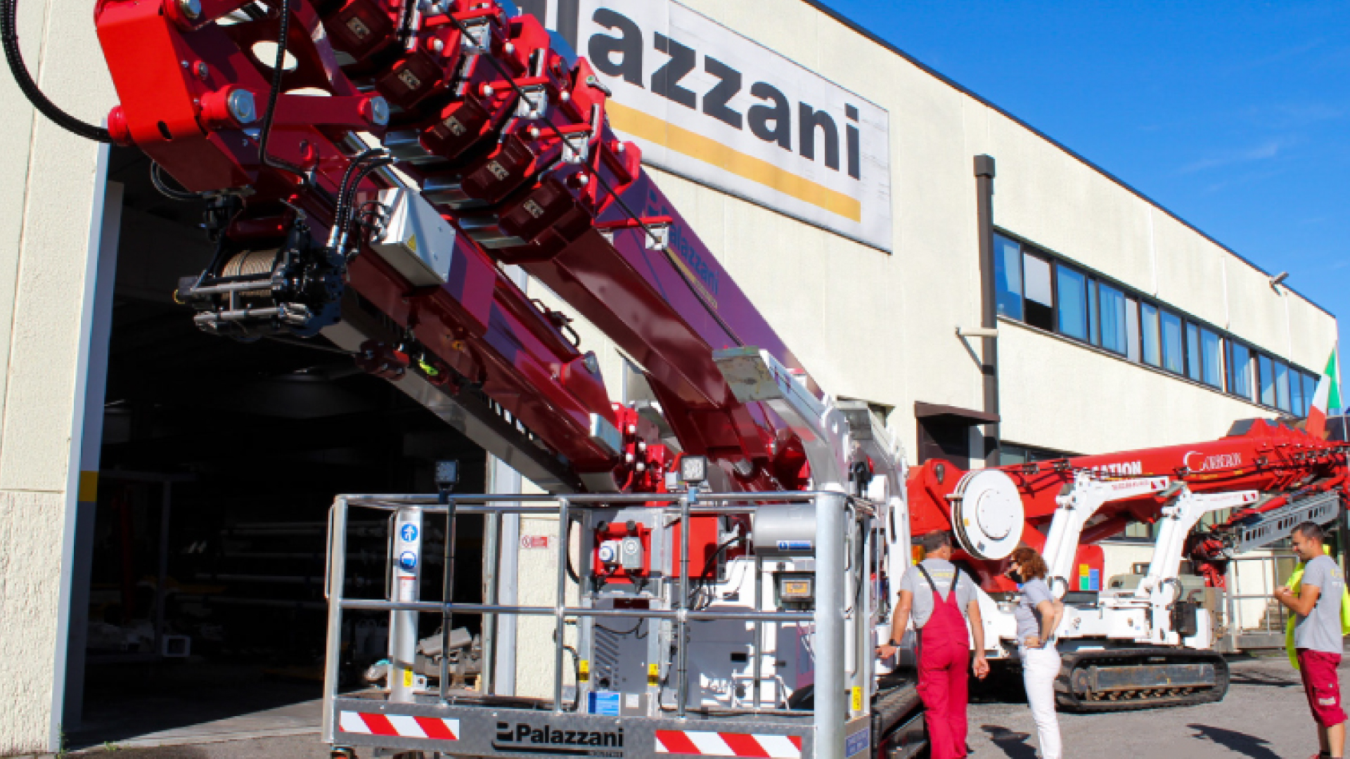 Corberon Pierre sticks with Palazzani’s XTJ 52 | Lift and Hoist ...