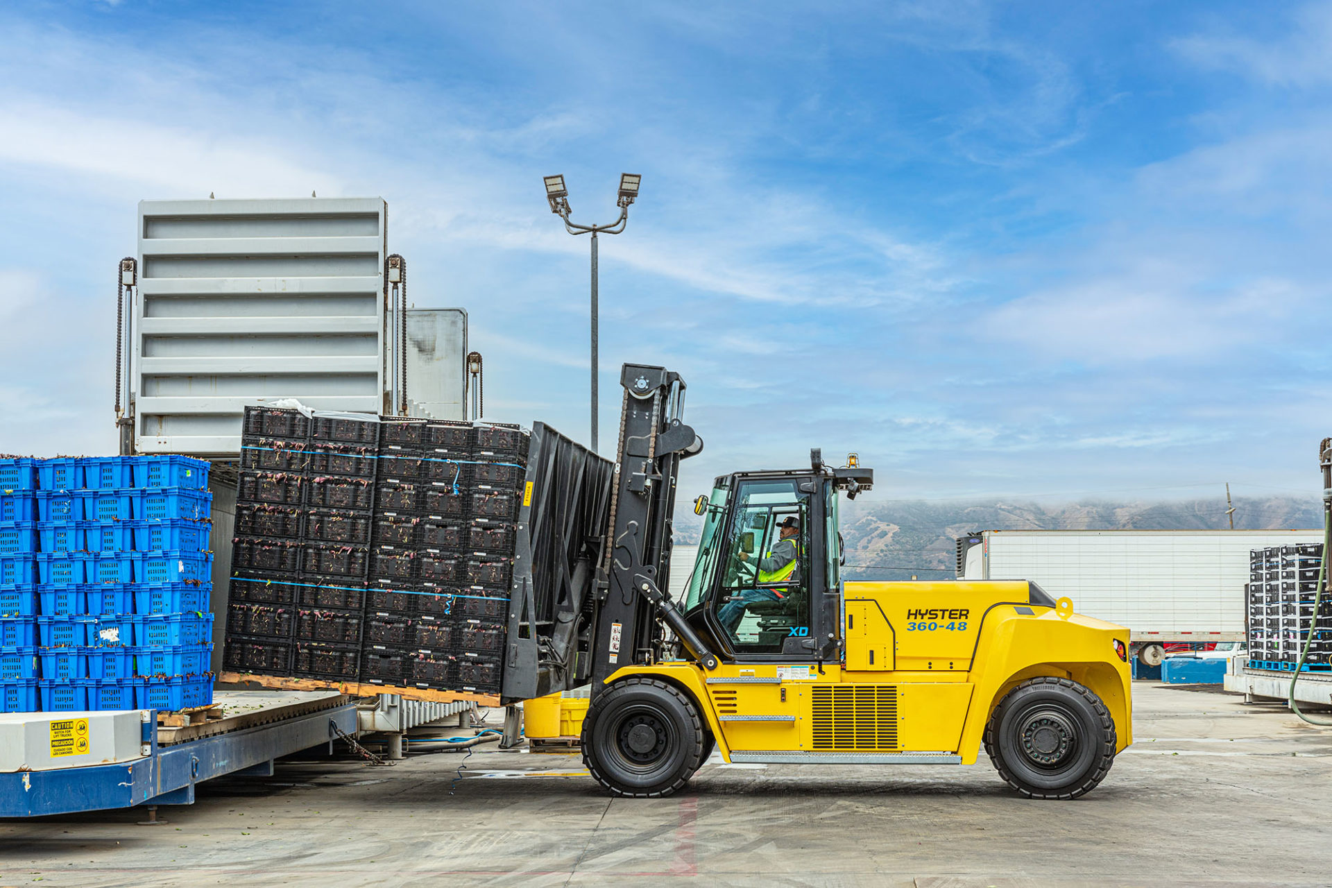 Hyster honoured for growing heavy-duty electric portfolio | Lift and ...