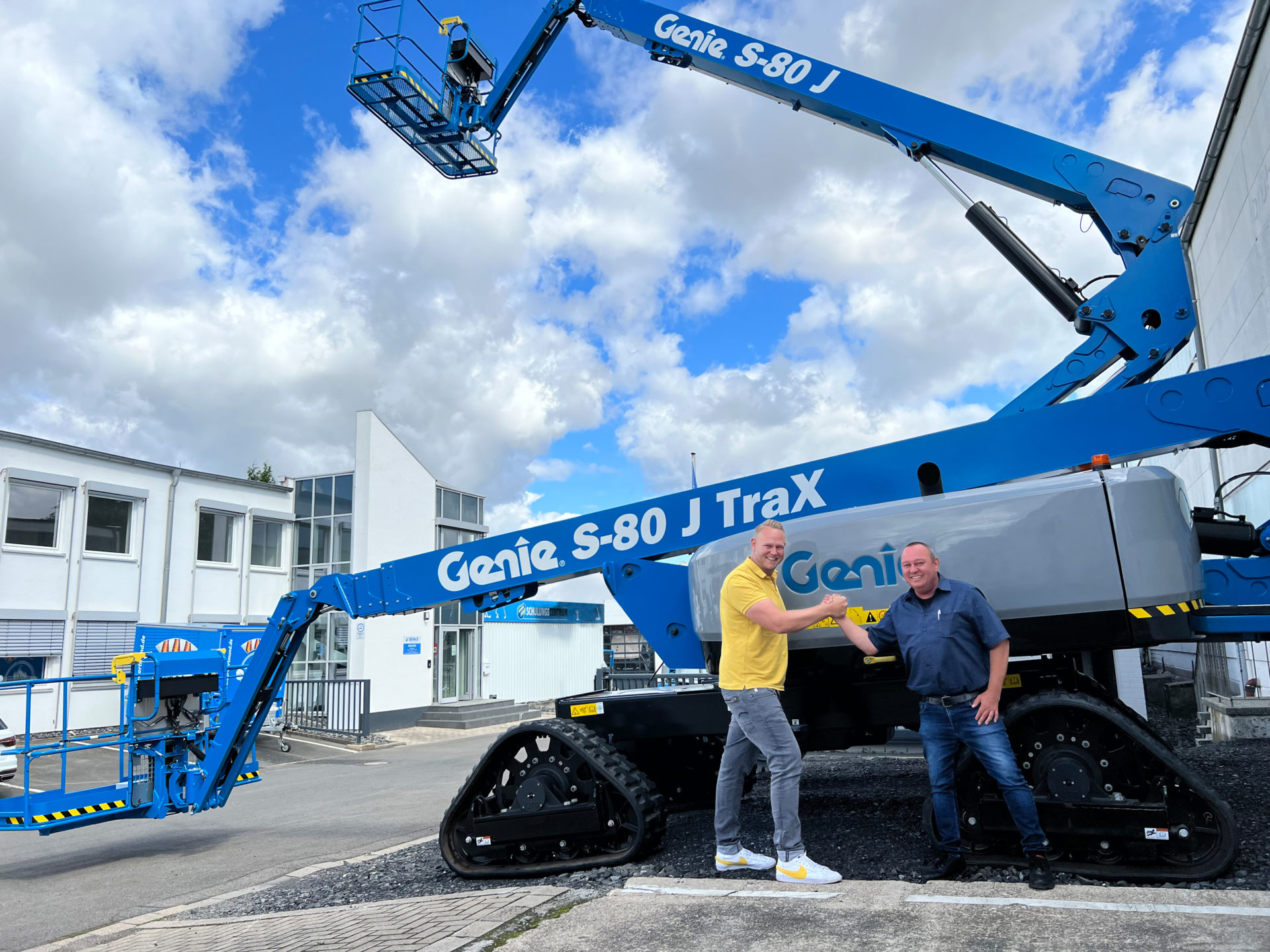 BSI receives one of the first Genie S-80 J TraX booms in Germany | Lift ...