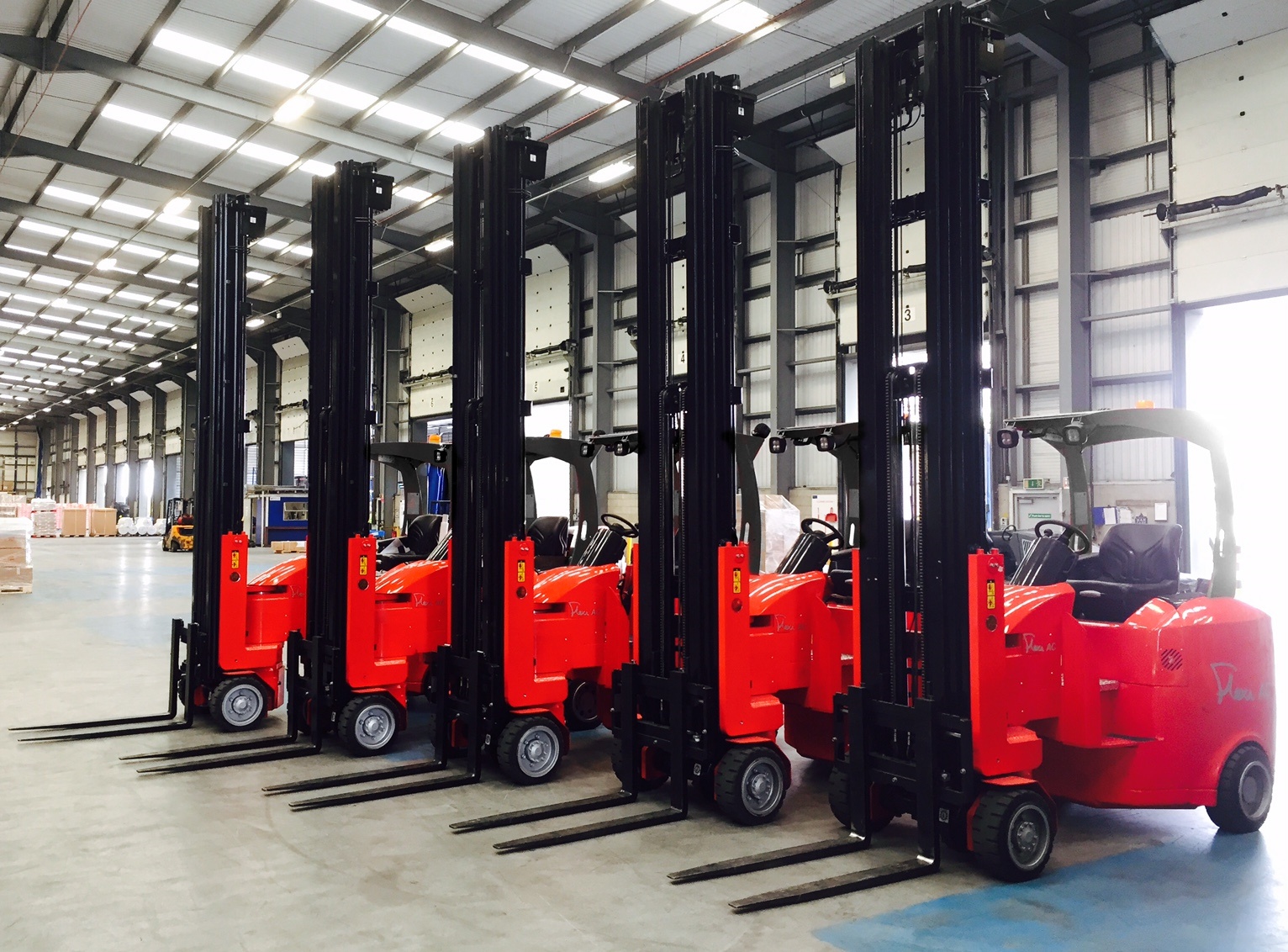 Narrow Aisle and Sunbelt celebrate 25-year partnership | Lift and Hoist ...
