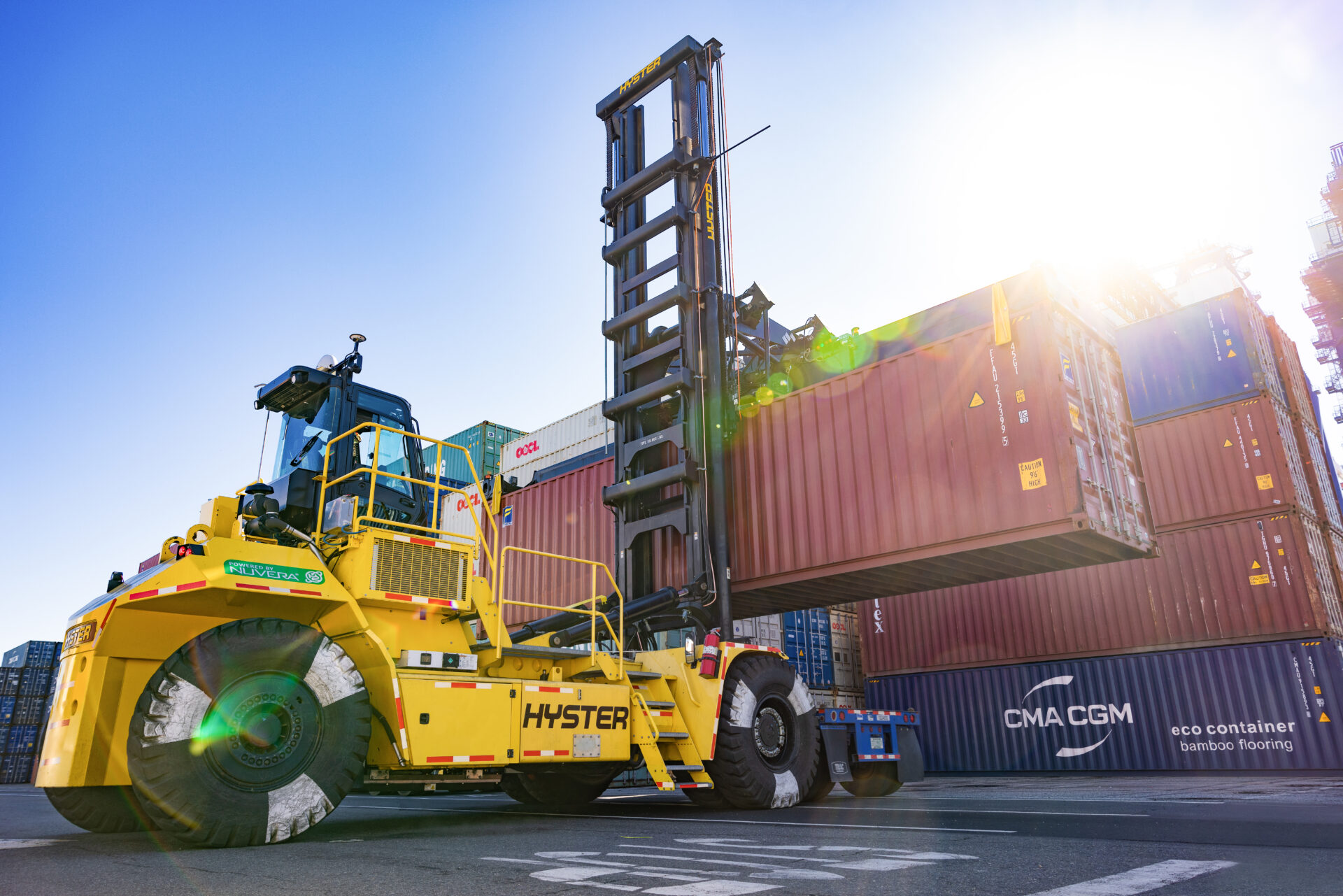Hyster receives green award | Lift and Hoist International | Industrial ...