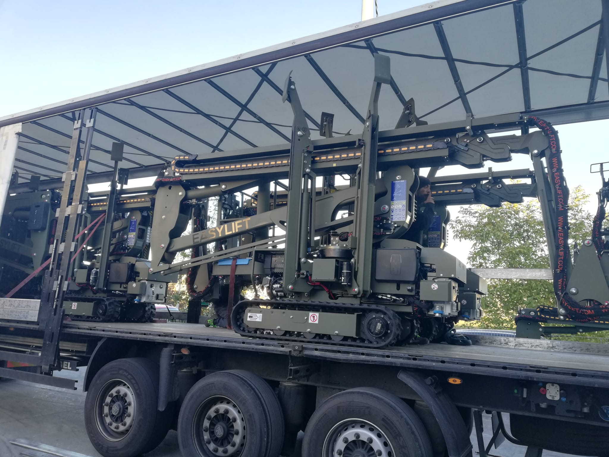 The Italian Army chooses Easy Lift | Lift and Hoist International ...
