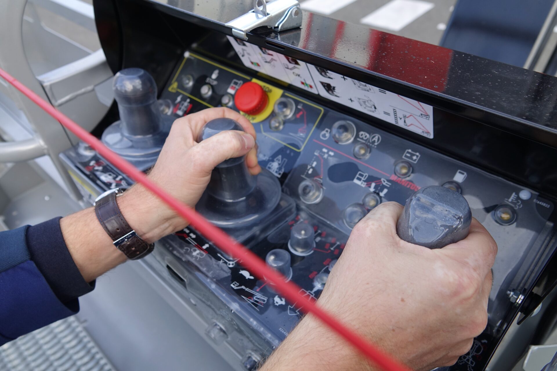 MEWPs Archives | Lift and Hoist International | Industrial Lifting ...