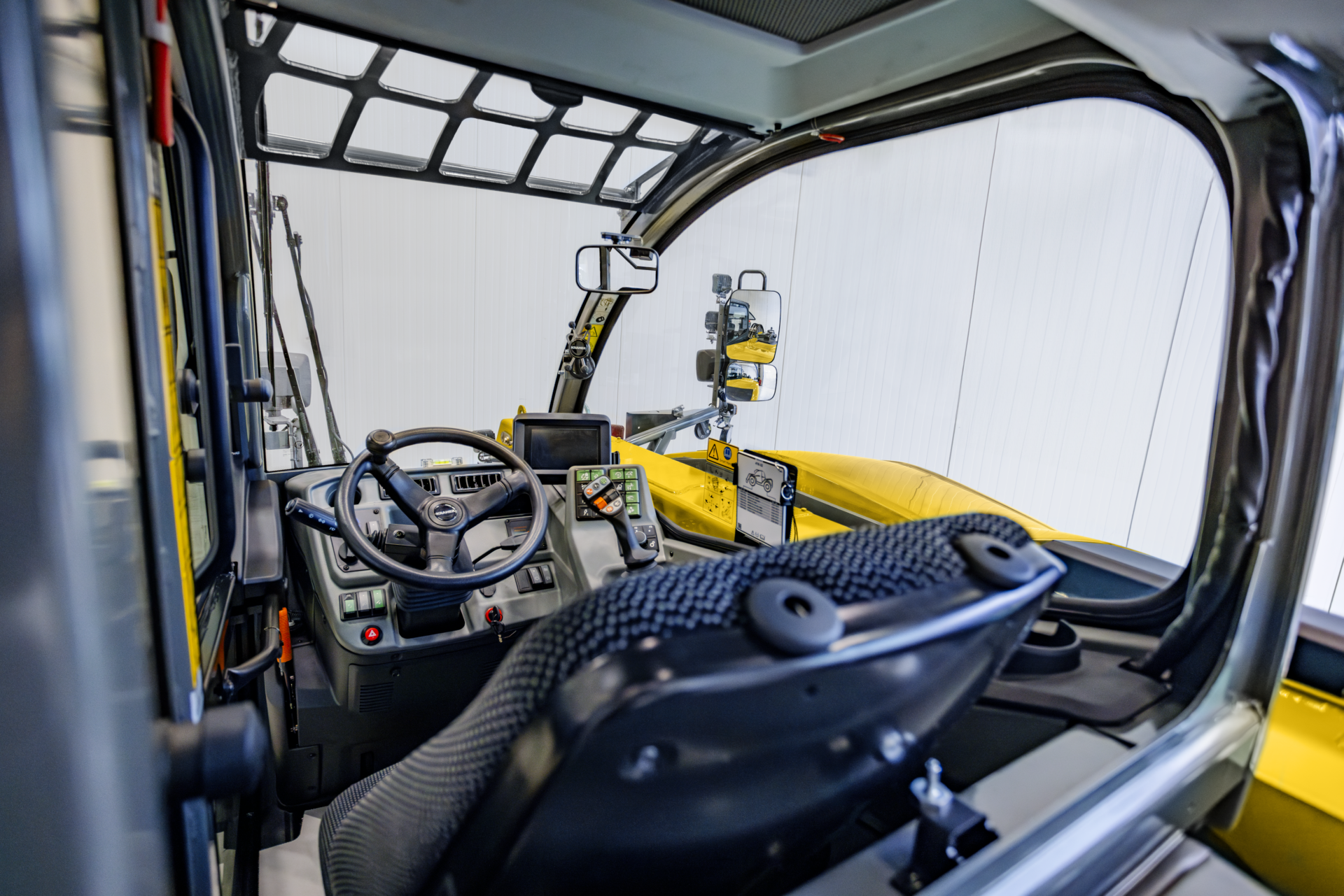 Kramer’s 2706 telehandler evolves | Lift and Hoist International ...