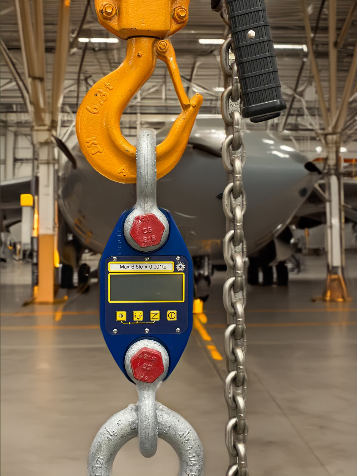 Self indicating dynamometer for safer, accurate lifting | Lift and ...