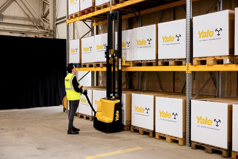 Smarter compact pallet stacker from Yale | Lift and Hoist International ...
