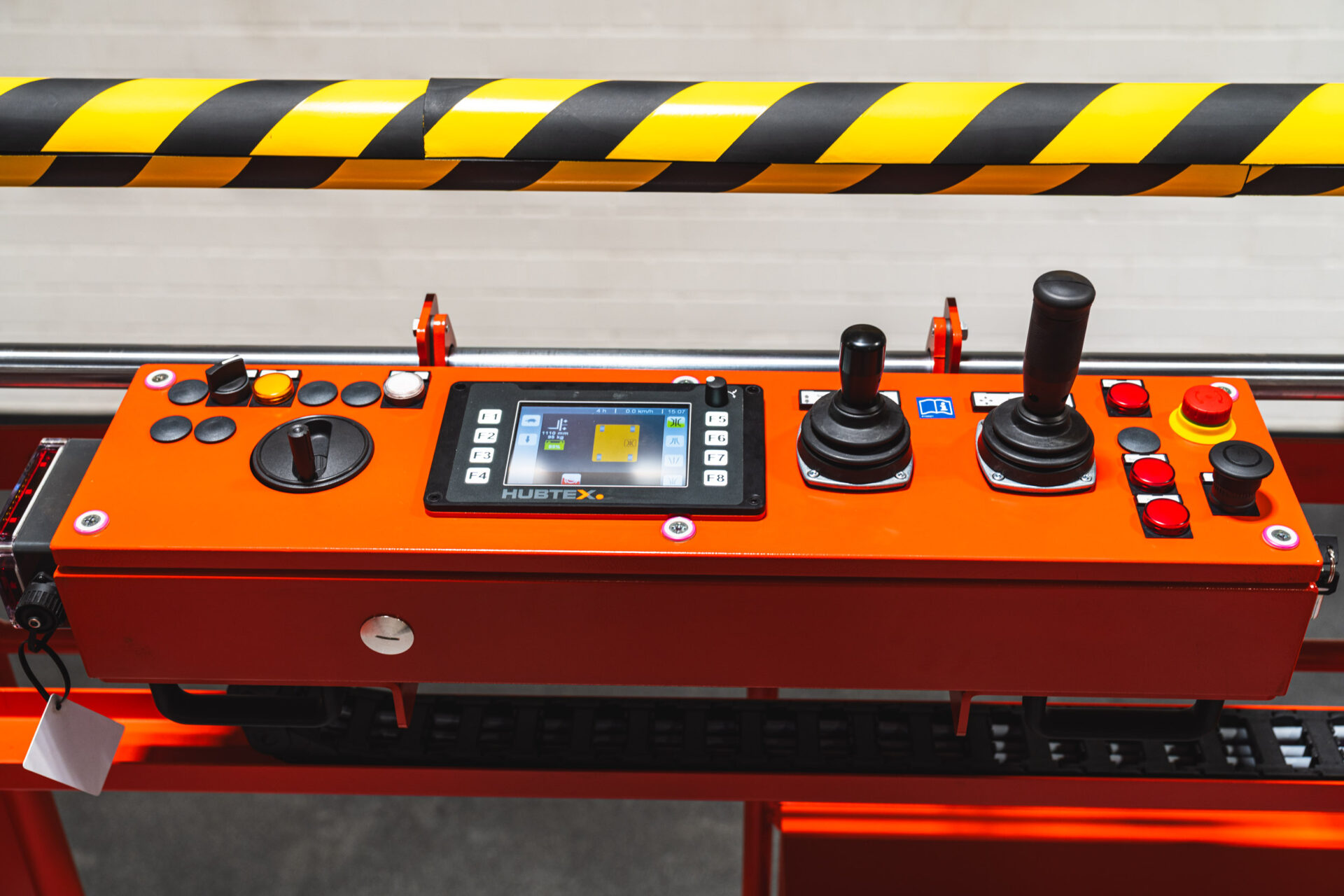 Work platform for aircraft maintenance presented at MRO Europe 2025 ...